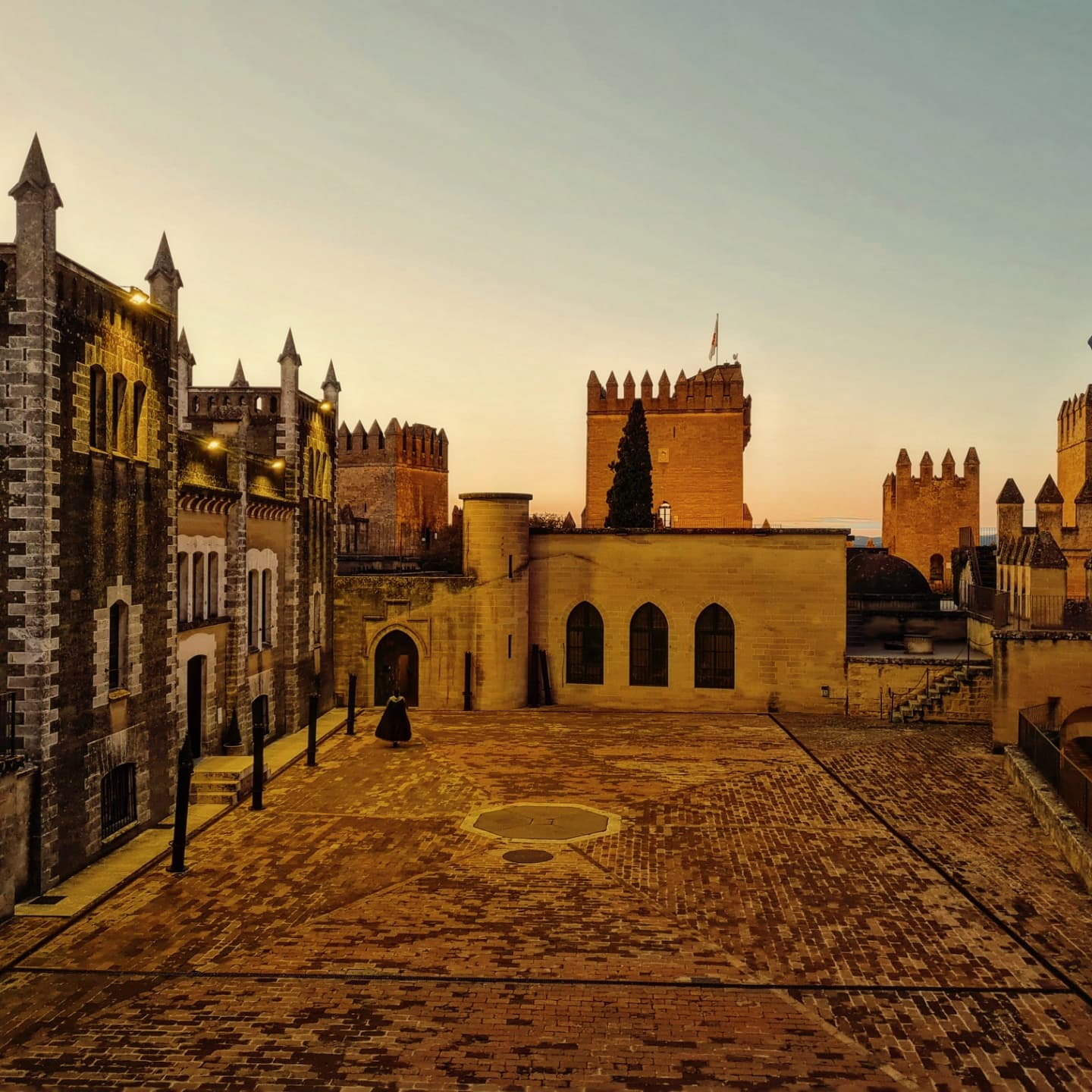 Visitar el CASTILLO DE ALMODOVAR : guía completa aquí